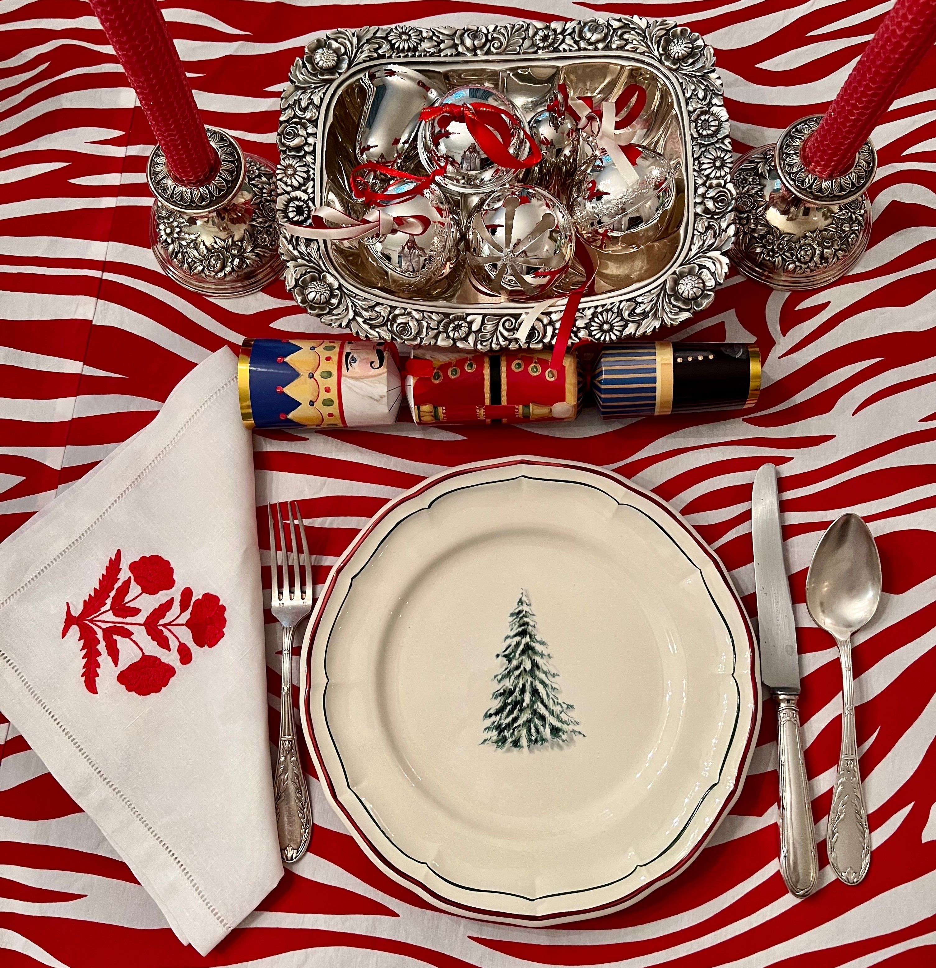 Red and White Zebra Tablecloth — Gatopard