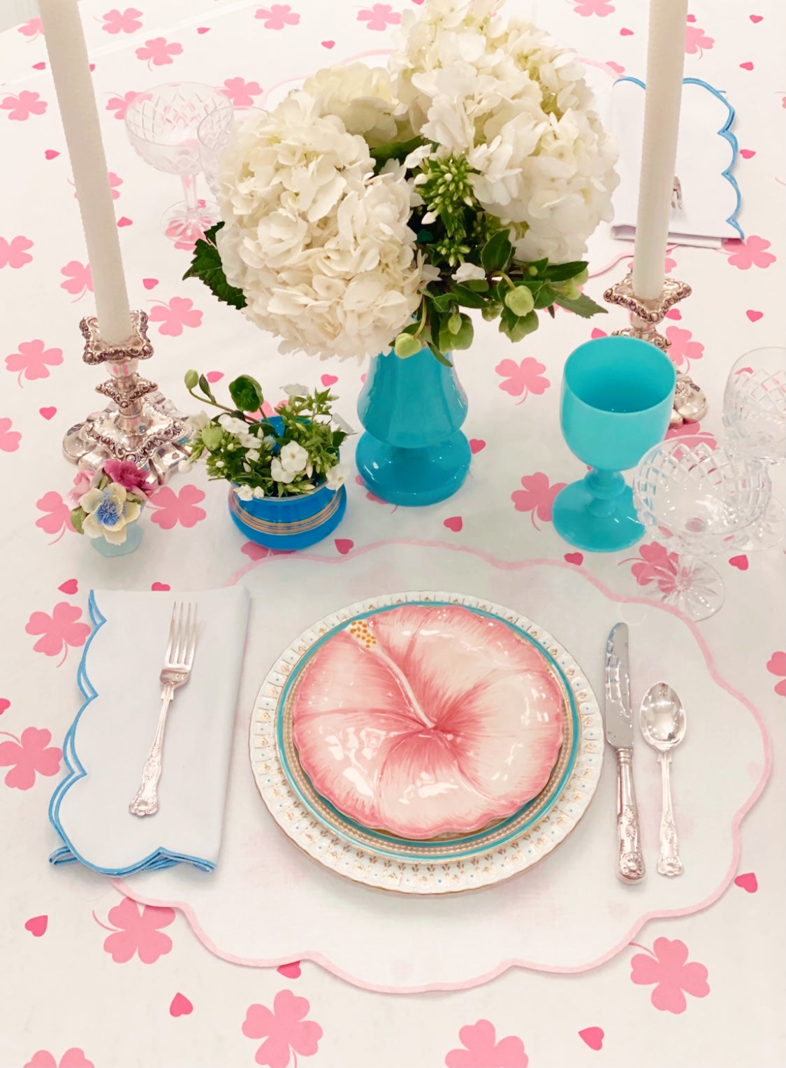 Pink Clover and Heart Tablecloth — Gatopard